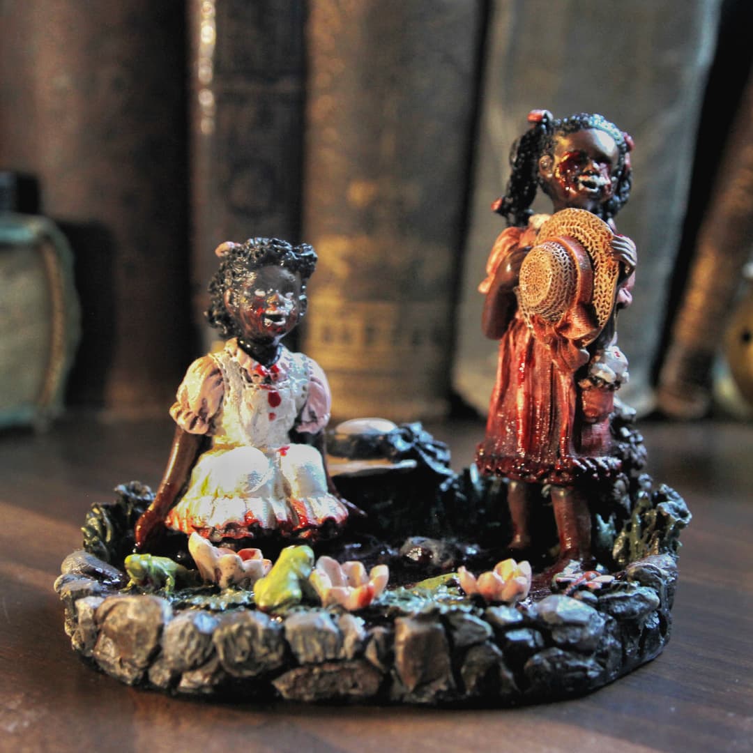 Blood Sisters | House of Hauntiques
