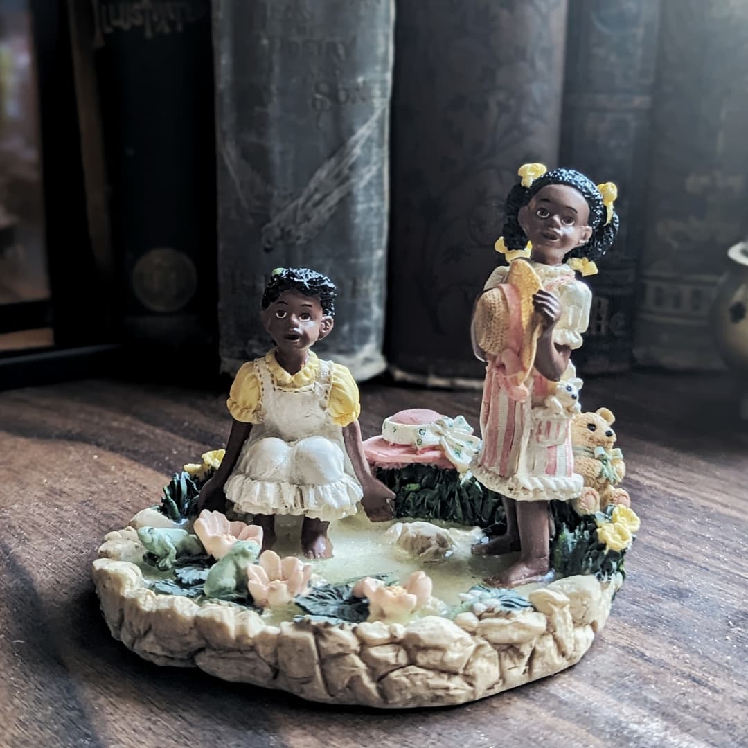 Blood Sisters | House of Hauntiques